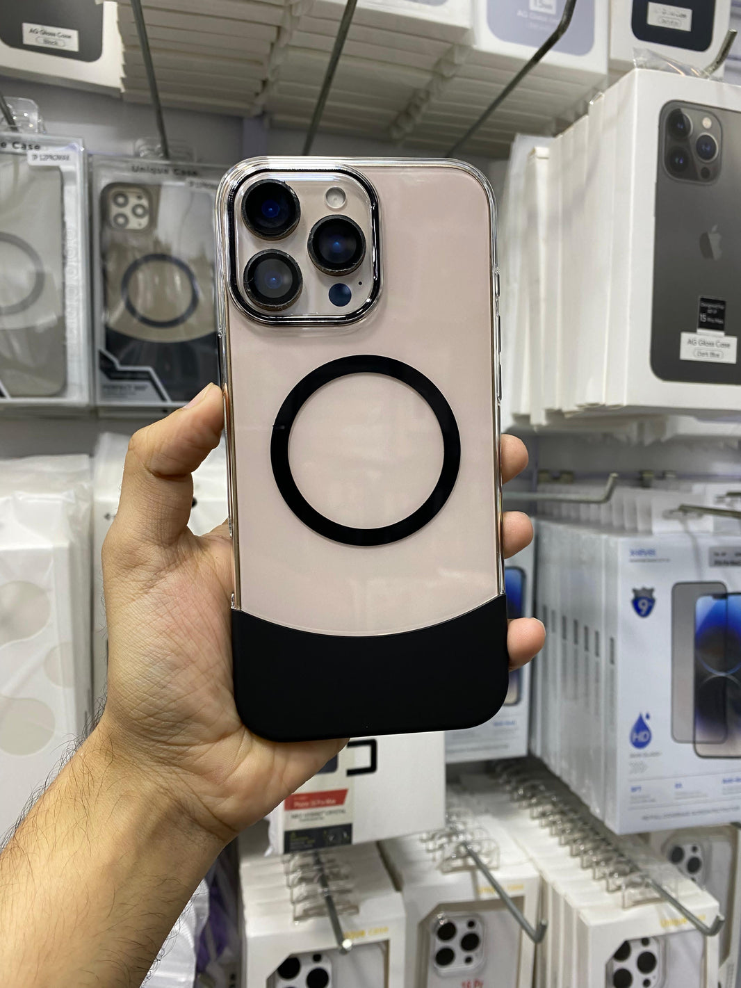 MEN CASES – IPHONE COVERS